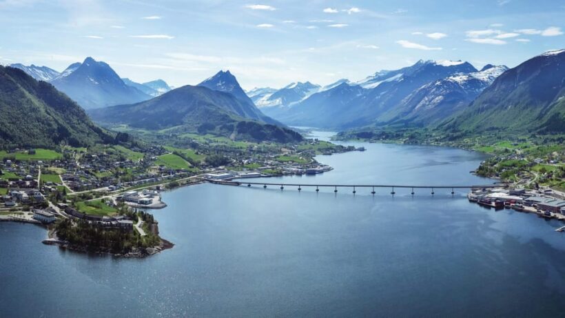 Øye: Fjord sightseeing bus tour, Øye to Ålesund one way - Key Points