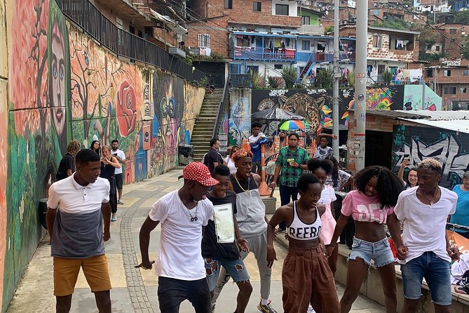 Pablo Escobar + Comuna13 Tour - Key Points