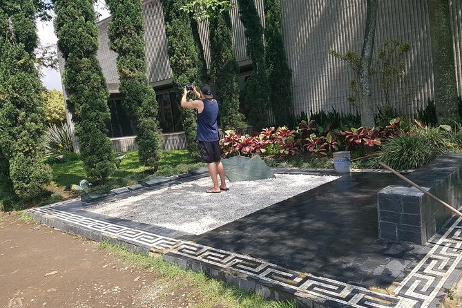 Pablo Escobar Private Group Tour Including La Catedral Jail in Medellin - Tour Experience