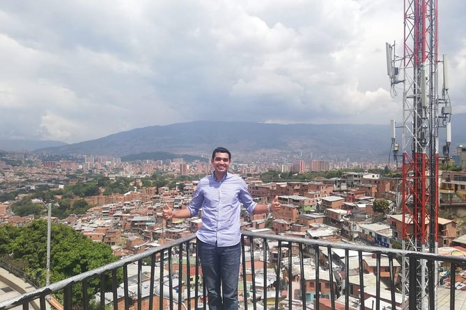 Pablo Escobar Tour and Comuna 13 - Guides and Customer Feedback