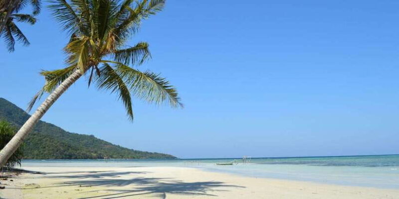 Package 3 days / 2 nights - Day 2: Snorkeling and Island Hopping Adventures