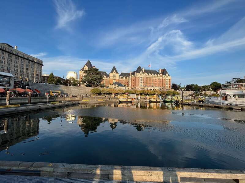 Paddle the heart of downtown Victoria - Exploring the Victoria Waterfront from a Stand-Up Paddleboard
