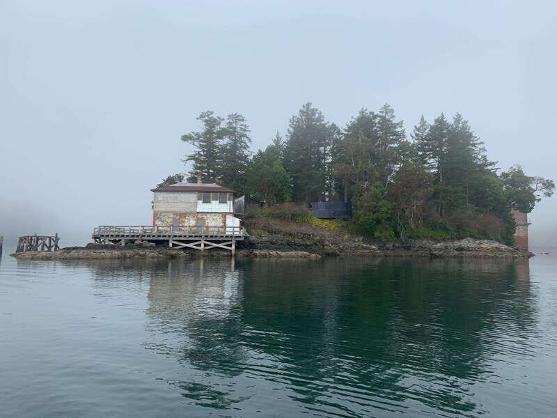 Paddling tour to the Historical Cole Island - Victoria BC - Key Points: