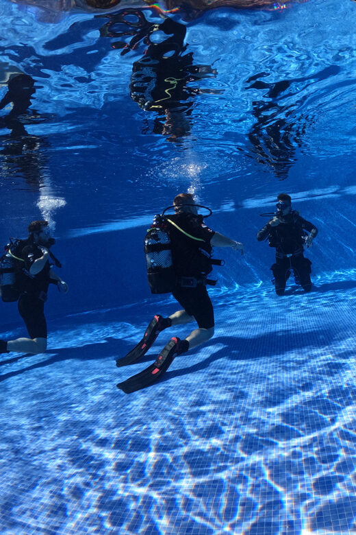 PADI ADVANCED OPEN WATER DIVER - Who Should Consider This Course?