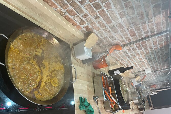 Paella Cooking Class (with Basque Sangria) in Bilbao - Flexibility and Experience Type