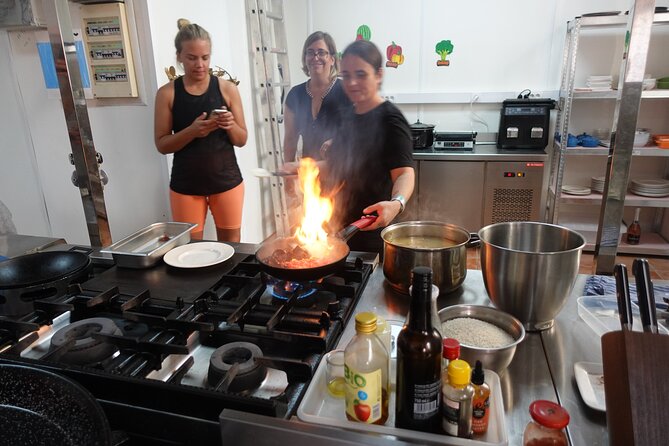 Paella & Sangria Cooking Class in Alicante with Market Visit - Key Points