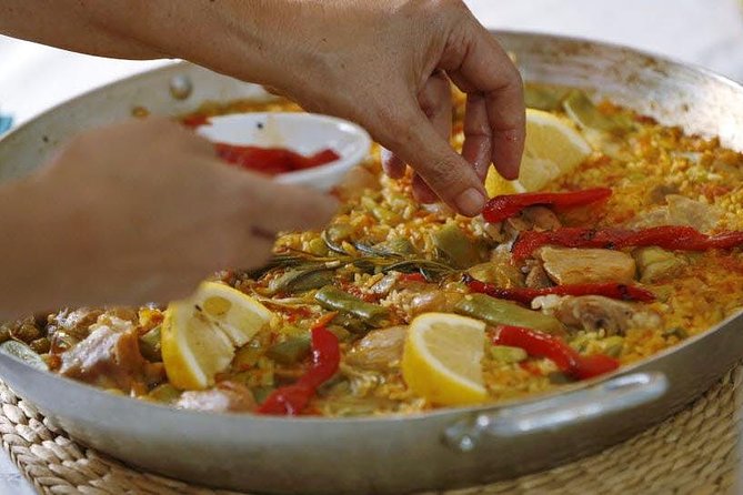 Paella Seafood Cooking Class Experience in Barcelona - The Perfect Setting
