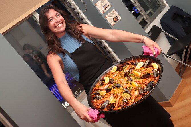 Paella Workshop With Bottomless Sangria in Central Madrid - Meeting and Accessibility Details