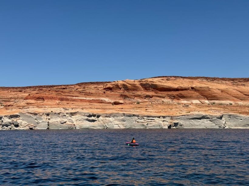Page: Lake Powell Kayak & Water Antelope Canyon Hiking Tour - Introduction: A Unique Adventure for Water and Nature Enthusiasts