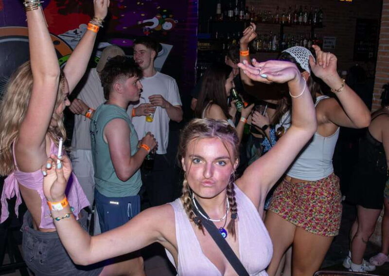 Pai Pub Crawl: The Best Nightlife in Town! - The Sum Up