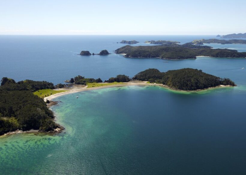 Paihia/Russell: Hole in the Rock Cruise with 2 Island Stops - Exploring the Bay of Islands: A Detailed Look