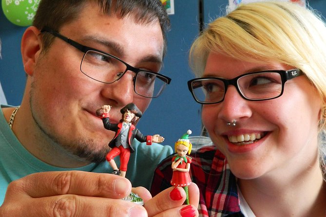 Paint a Metal Miniature - Discovering Historical Dioramas and Lord of the Rings Characters