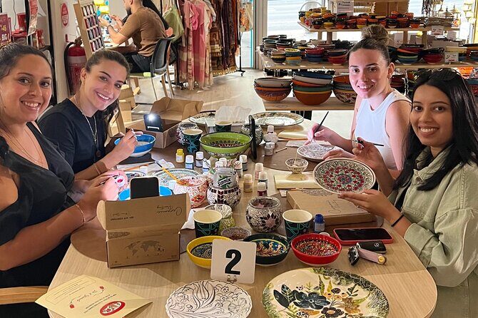 Paint and Sip Classes Brisbane: Ceramic Plates & Bowls - What to Expect from the Brisbane Paint and Sip Experience