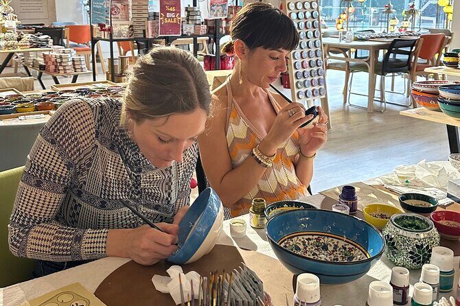 Paint and Sip Classes Melbourne: Ceramic Plates & Bowls - Who Should Book This Experience?