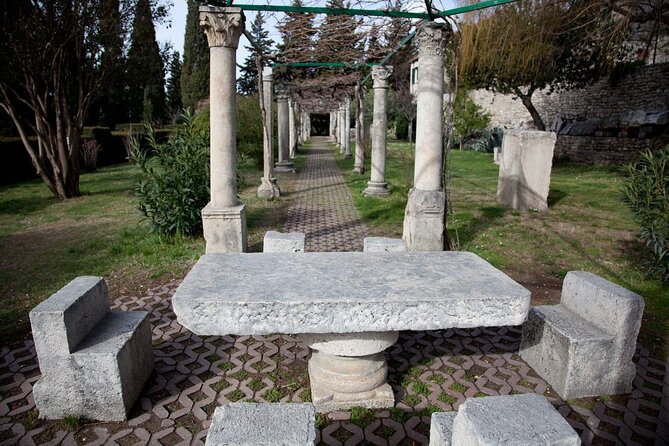 Paint Away: Ancient Salona Tour With Wine, Dine, and Delight! - Health and Accessibility