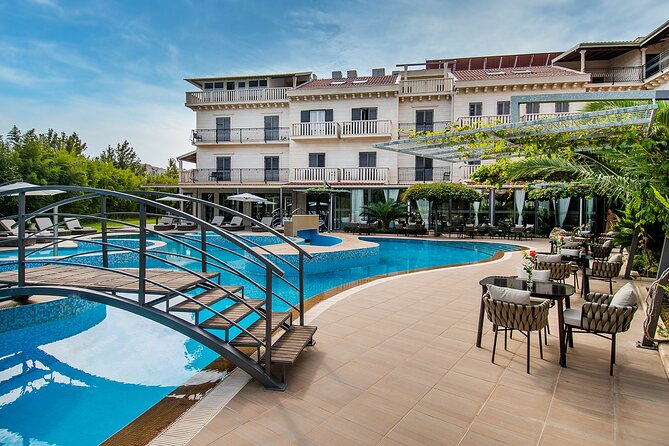 Paint Away: Ancient Salona Tour With Wine, Dine, and Delight! - Discovering Ancient Salona