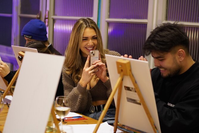 Paint & Wine Experience in Piazza Navona - Included Amenities
