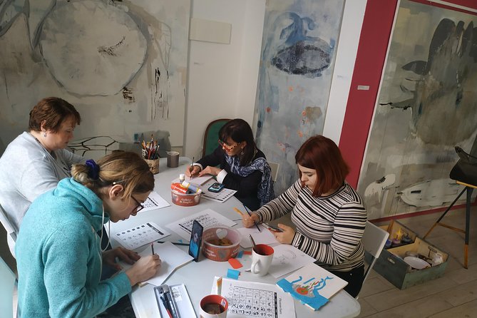 Paint Your Own Picasso - A Memorable Social Gathering: Interaction and Camaraderie