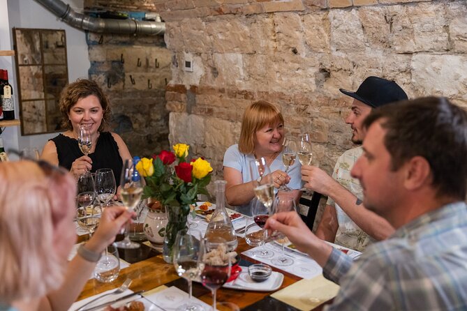 Palace District Evening Culinary, Wine, and History Walk - Historical and Cultural Insights