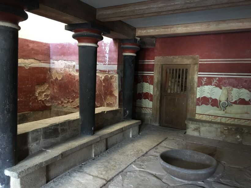 Palace of Knossos Small Group Tour - In-Depth Breakdown of the Tour Experience