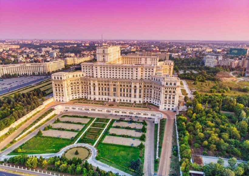Palace of the Parliament, Village Museum & Ceauescu Mansion - Key Points