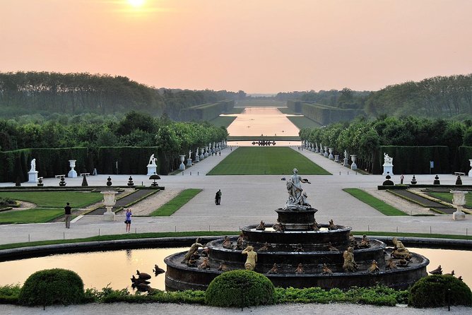 Palace of Versailles & Giverny Audio Guide Tour with Pickup and Drop Off - An Overview of the Experience