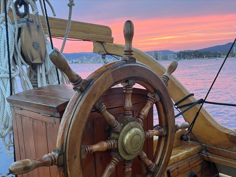 Palamós: Sunset Boat Tour with Glass of Cava - Who Would Love This Experience?