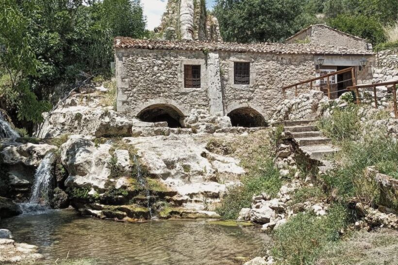 Palazzolo A.: from corso Vittorio Emanuele to the watermill - A Deep Dive into the Tour Experience