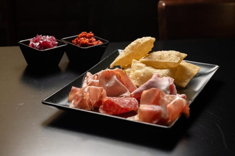 Palermo: Craft beer tasting with food samples at High Hops - Introduction