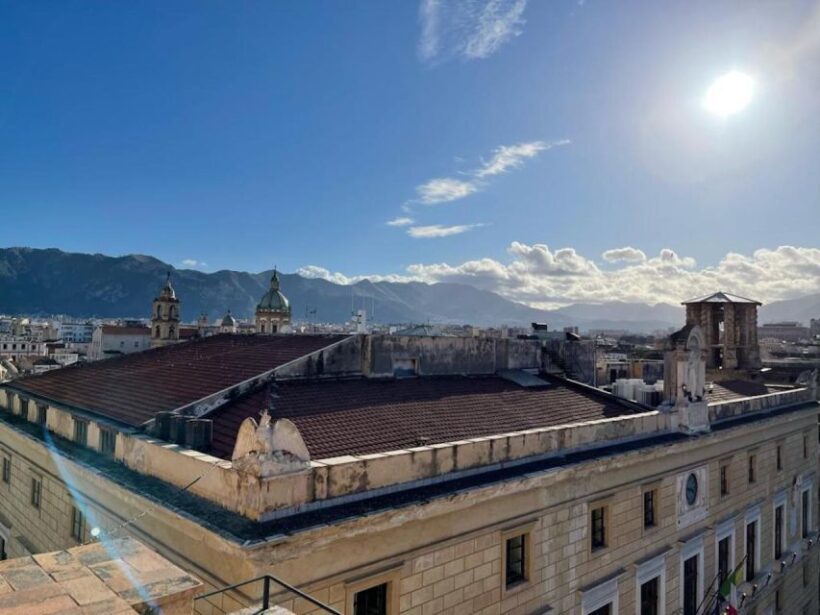 Palermo: Historical Center Walking Tour with Rooftop Views - Starting Point and First Impressions