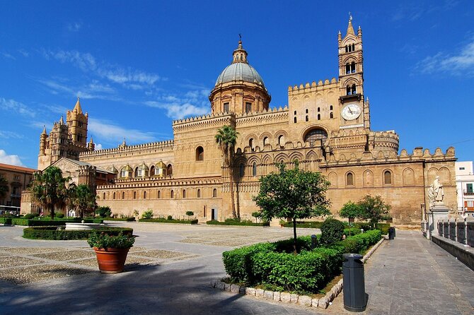 Palermo Like a Local: Customized Private Tour - Navigating the Bustling Markets