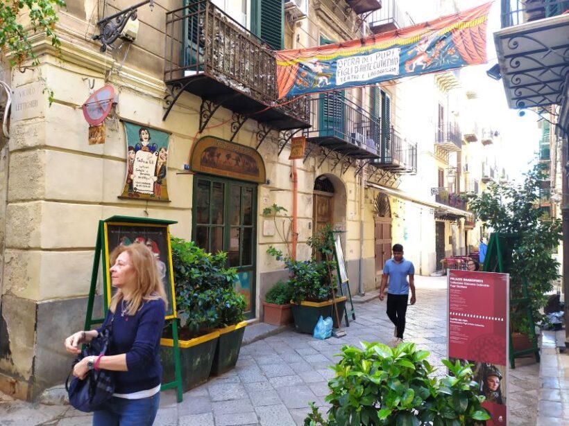 Palermo: Walking Tour of Historic Markets and Monuments - The Experience and Group Dynamics