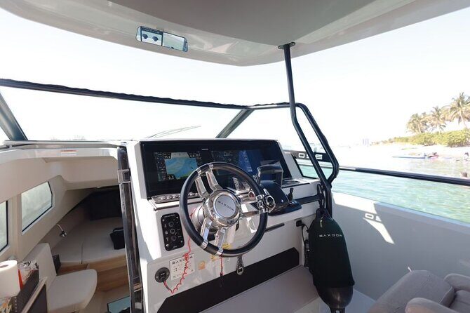 Palm Beach Luxury Yacht Cruises - Water Activities and Gourmet Picnic