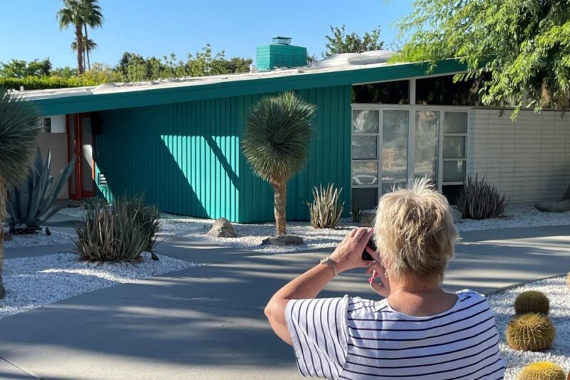 Palm Springs: Private Walking Tour "Twin Palms" Neighborhood - Key Points