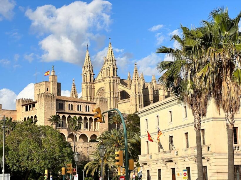 Palma authentically. City tour with snacks and wine - The Sum Up
