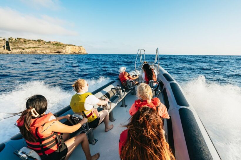 Palma Bay: 1-Hour Speedboat Adventure - Authentic Experiences & Traveler Feedback