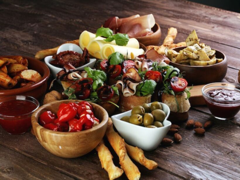 Palma: Culinary Tapas Tour of the Old Town - Exploring Historic Fortresses and Elegant Streets