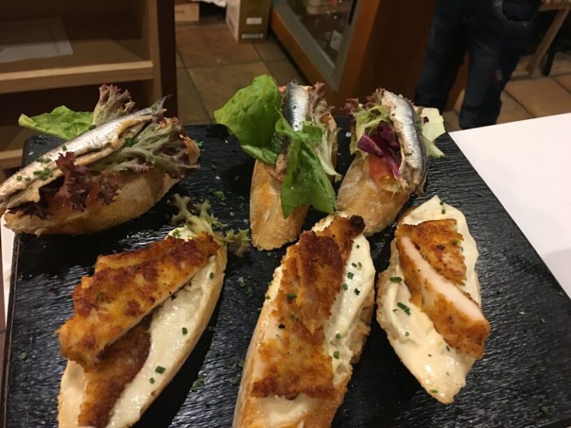 Palma: Culinary Tapas Tour of the Old Town - Tasting Warm and Sweet Dishes