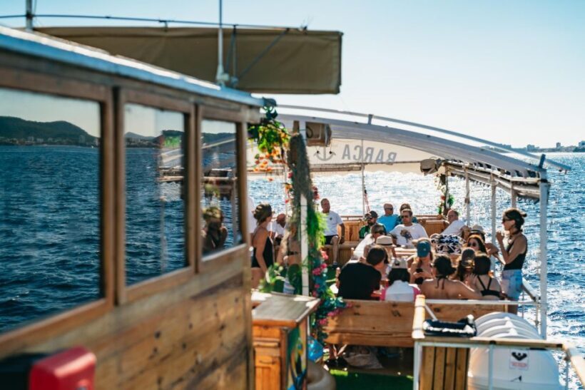 Palma de Mallorca: Daytime Boat Party with Live DJ - Key Points