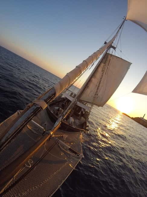 Palma de Mallorca: Wooden Sailboat; Food, Views & History - A Detailed Look at the Experience