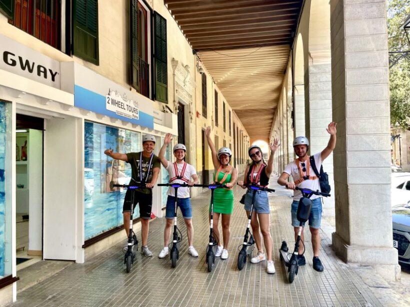 Palma: Guided 1.5 H city tour on Electric scooter - Key Points