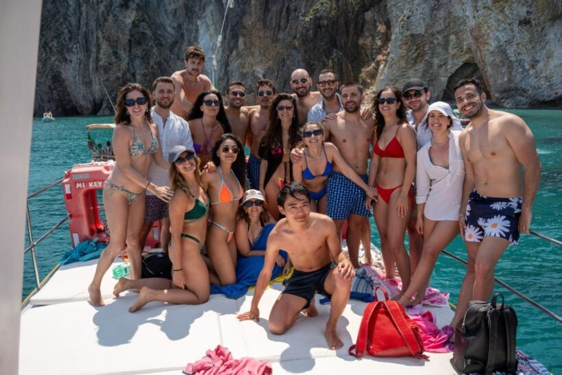 Palmarola: Boat tour with lunch on board - An In-Depth Look at the Palmarola Boat Tour Experience