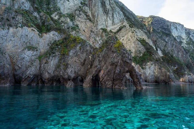 Palmarola: Linea isola di Palmarola - Exploring the Palmarola Boat Tour: An In-Depth Look