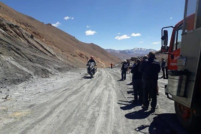 Pamir Highway in 5 days from Dushanbe to Osh - Transportation, Timing, and Group Dynamics