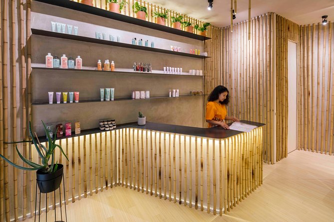 Pamper your feet with foot bath and reflexology massage - The Experience in Detail