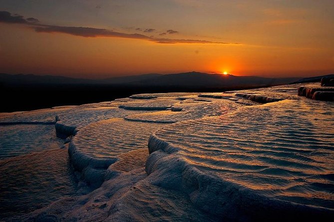 Pamukkale Day Tour From Istanbul /w flight - Discovering the Wonders of Pamukkale and Hierapolis on a Day Tour from Istanbul