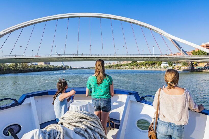 Panoramic Guadalquivir Cruise + Flamenco Show & Walking tour - Key Points