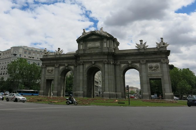 Panoramic Private Tour Madrid with hotel pick up - FAQs