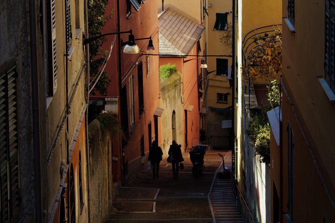 Panoramic Tour Across the Creuze With a Storyteller - Unique Perspectives of Genoa