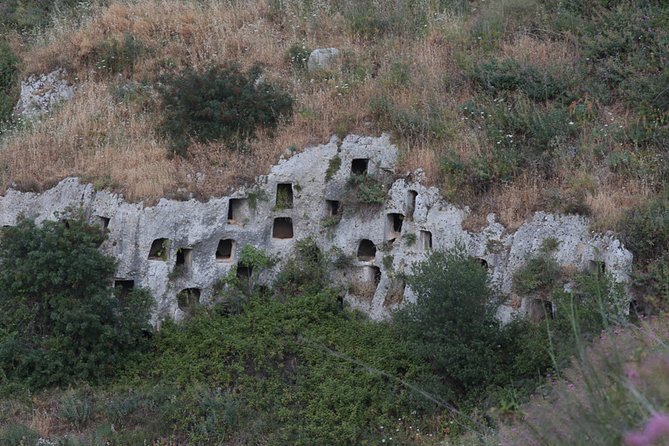 Pantalica nature history and archeology - FAQs